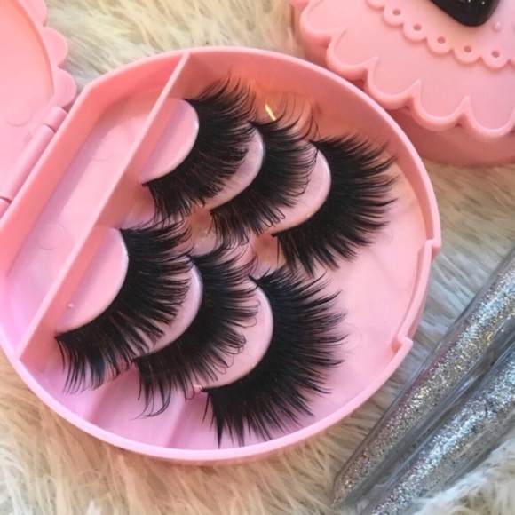 Makeup | Eyelashes Eyelash Case | Poshmark